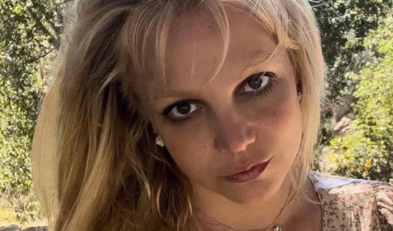 God, she was beaten! Britney with scratches on her neck and bruises on ...