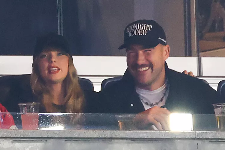 During the Yankees vs. Guardians playoff game, Travis Kelce gives ...